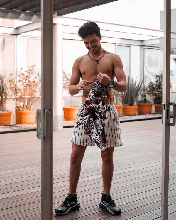 Morre, aos 24 anos, o ator de série da Disney Sebastián Athié | Metrópoles