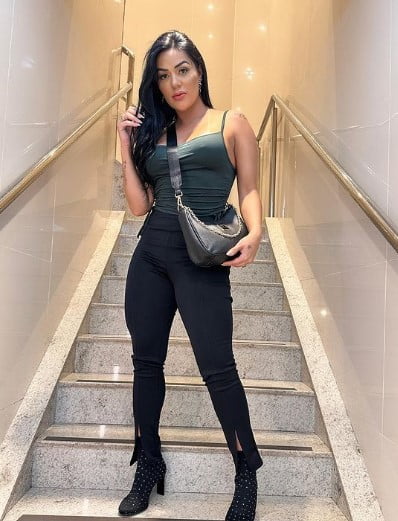 Quem é Carla Bora, influenciadora internada após cirurgias plásticas ...