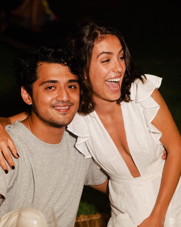 Quem é o herdeiro de indianos que casou com a filha de Carolina Ferraz ...