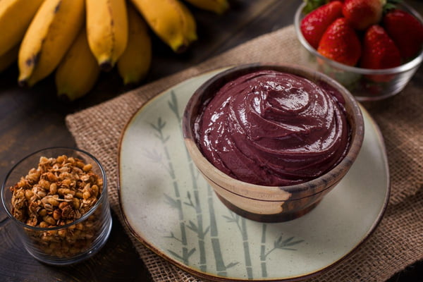 Veja 5 acompanhamentos saudáveis e deliciosos para o seu açaí | Metrópoles