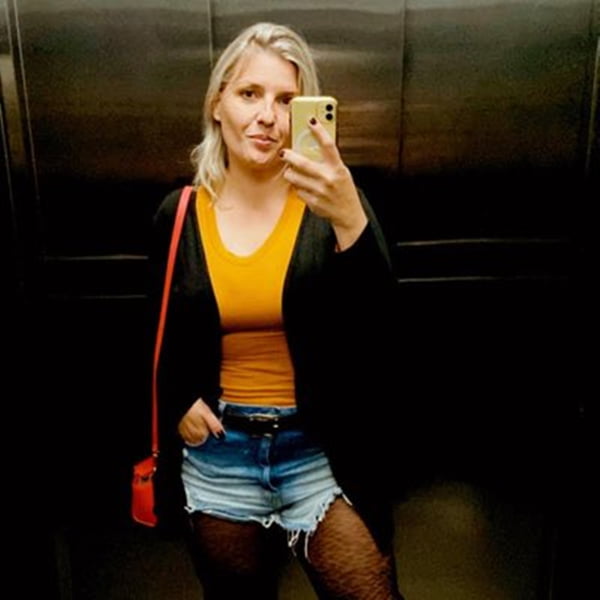 Repórter acusa mascote do Internacional de importunação sexual | Metrópoles